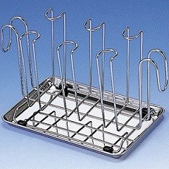 ■持ち運びに便利なハンドル。水切りトレイ付。■グラスが外側に向く形状なので口があたりにくく割れにくい。DR5013材質：本体/18-8ステンレススチール、トレイ/ステンレススチール、ゴム足/シリコーンゴム持ち運びに便利なハンドル