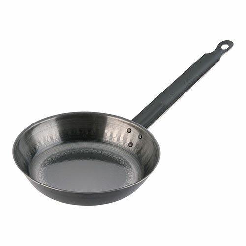 ■ブルーテンパー材は、黒皮材の凹凸と表面の皮膜を落とし焼き付けて酸化皮膜を作り、表面に細かな凹凸があるので油のなじみが良く錆びにくく丈夫です。■高耐久シリコンクリア塗装で錆止めのラッカー塗装等を焼き切る必要がなく、すぐにご使用出来ます。■I...