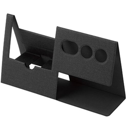 ■折りたたむと持ち運びできるコンパクトサイズ■充電しながらスマホが置ける■前面にはペンが立てられる三つの丸穴NOPD02BK本体寸法(使用時)：W71×D99×H110mm本体寸法(折りたたみ時)：W71×D7×H120mm質量：約50g材...