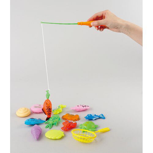 ■たっぷり13種類のさかなを釣り上げよう！商品サイズ : 竿:約250mm、網:85×170mmセット内容 : 魚13種類、網1ツ、釣リ竿1ツ66g材質 : PP、PEたっぷり13種類のさかなを釣り上げよう！