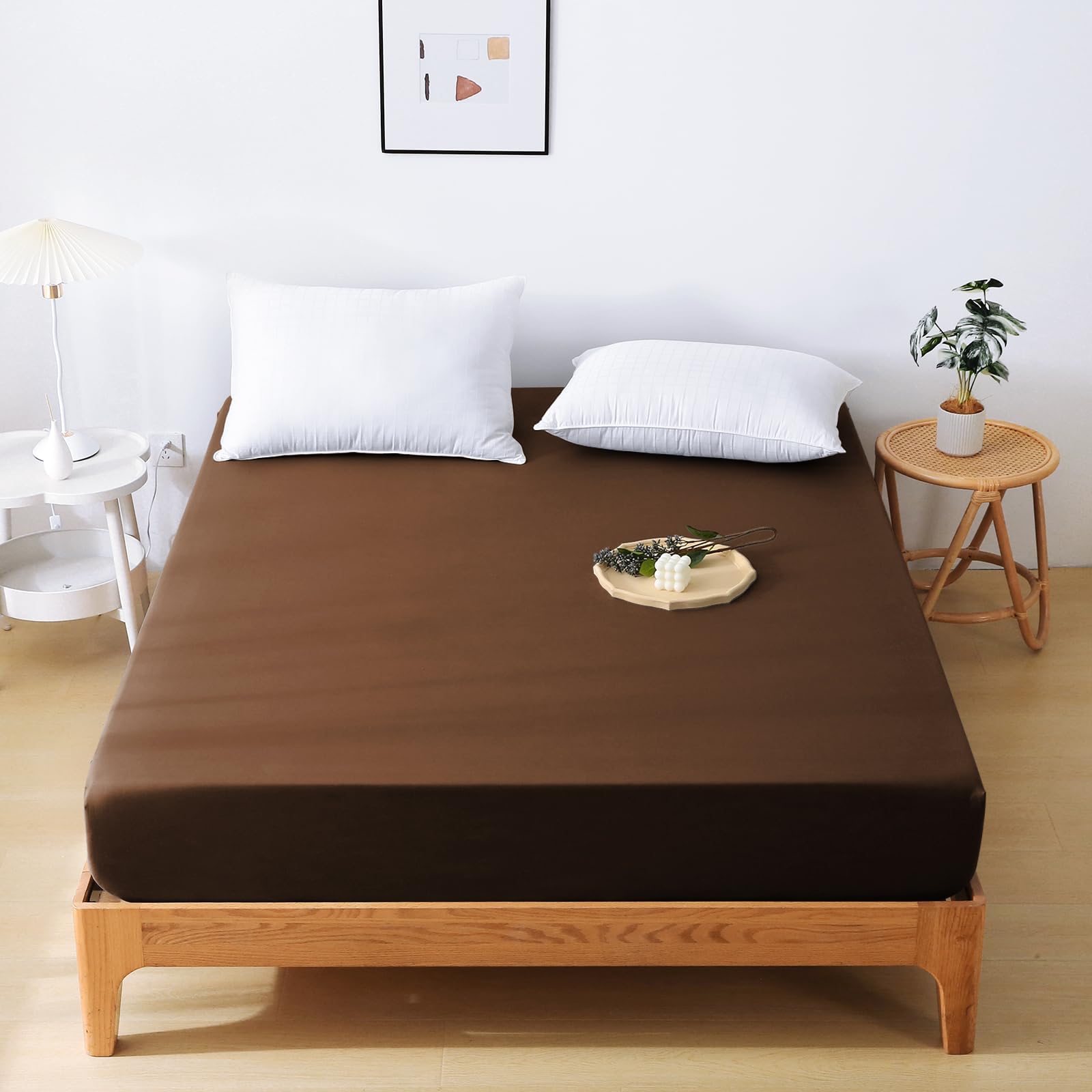 ・サイズ:シングル (100×200cm) ・マチ部分:約30cm (厚さ5-30cmのマットレスに対応) ・素材:ポリエステル100% ・カラー:ブラウン ・機能:吸水速乾、抗菌防臭、防ダニ、丸洗い可能(洗濯機対応)
