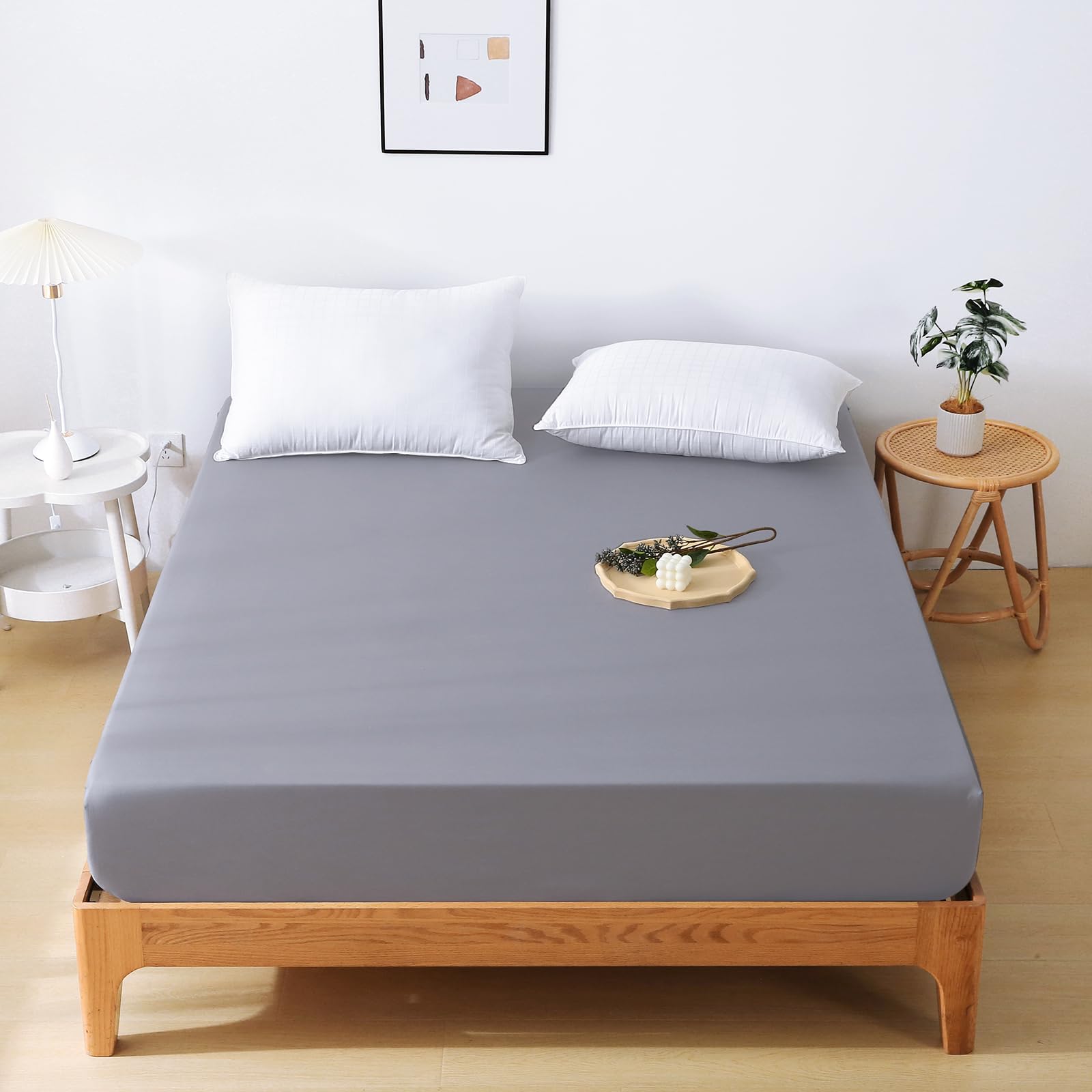 ・サイズ:ワイドキング (200×200cm) ・マチ部分:約30cm (厚さ530cmのマットレスに対応) ・素材:ポリエステル100% ・カラー:ライトグレー ・機能:吸水速乾、抗菌防臭、防ダニ、洗濯機洗い可能