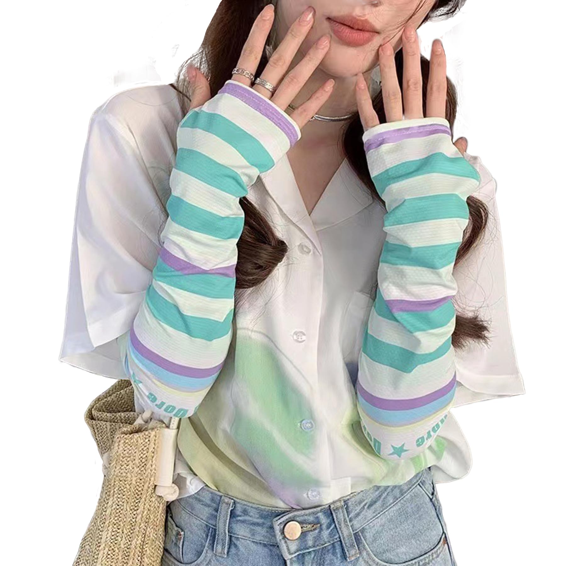・接触冷感:-5℃ ・UVカット率:99.9%以上 ・UPF値:UPF50+ ・機能:吸湿吸汗、通気性、速乾性、防臭、防菌、親指穴あり