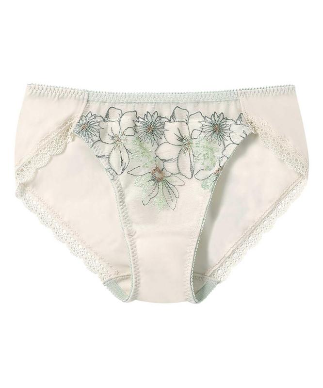 AMPHI(アンフィ) ショーツ【BRAGENIC ブラジェニック 脇高細見えタイプ】 BMI353とペア 吸汗速乾(後ろ身頃) アウターにひびきにくい(裾) PMI153レディースフロントにレースをあしらい、裏打ち付きで透けにくい使いやす...