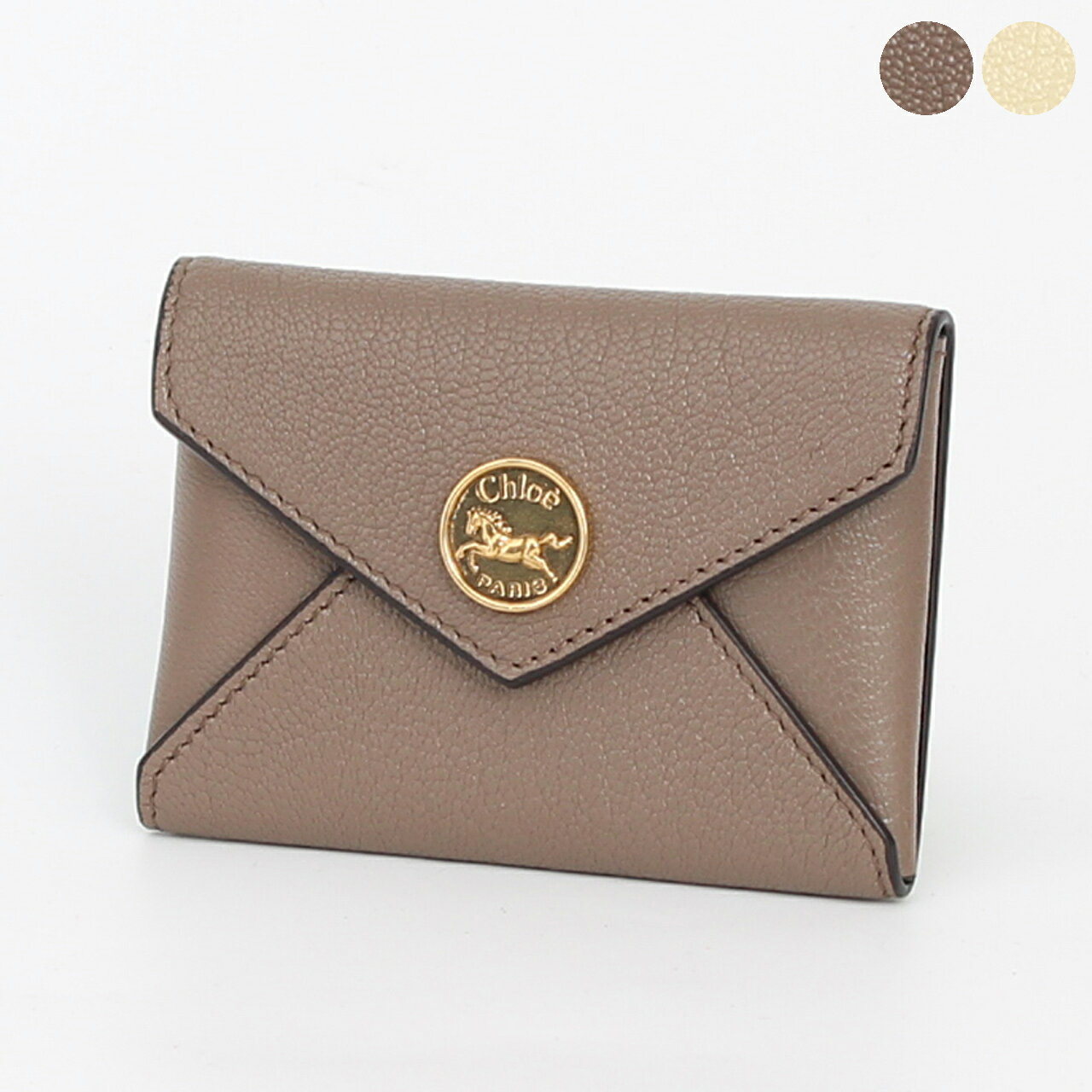 ブランドCHLOEはこちら1952年に設立したクロエは、オートクチュール全盛期にプレタポルテの先駆けとなったことで知られています。そのクロエのコレクションは、フェミニンでロマンティックさを持っているのが特徴。新進気鋭のデザイナーが歴代のブラ...