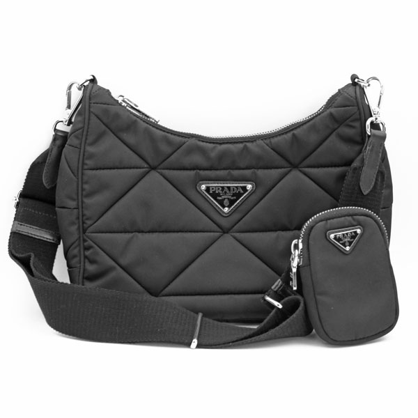 価格が50万円を超える商品は代引き決済がご利用できません。 代引き決済をご利用の方はご注文の際今一度価格をご確認ください。 ■ 商品説明 ■ 管理番号 D5650 ブランド プラダ 素材 ナイロン ライン — 商品名 パデッドRe-Nylo...