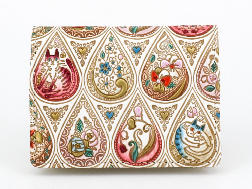 商品情報 小銭入れですが、折ったお札やカードもしまえます。 お散歩ついでのお買い物や、ランチタイムの外出もこれ1つで。定期入れと兼ねてもいいですし、箱型なので、薬入れや、メモリースティック入れにしているお客様もいらっしゃるほど。男性・女性問...