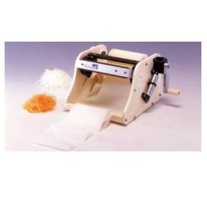 ※画像の商品の部品のみの販売となります。御注意ください。 ※本体は別売になります。商品名 ピールS用ツマ切 アダプターセット (クシ刃0.8mm) ●ツマを作る場合に使用します。※本体は別売になります。