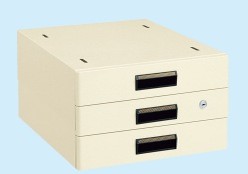 ※こちらの商品はメーカー直送のため代金引換はできません。 今お使いの作業台に後付出来るオプションキャビネット。 外寸：W400×D500×H246mm カラー：アイボリー 質量：13kg 仕切不可 引出し内寸：W343×D393×H51mm...