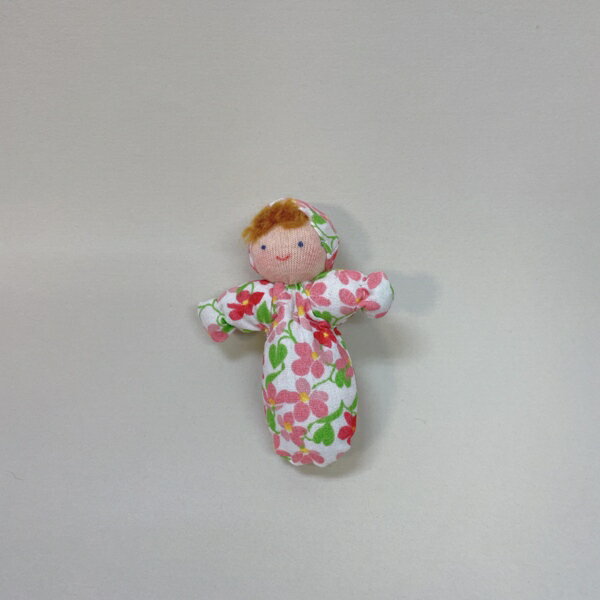 サイズ:約7cm ハンドメイドのため表情、仕上がりなどに個体差があります。洋服のデザインは写真と異なります。