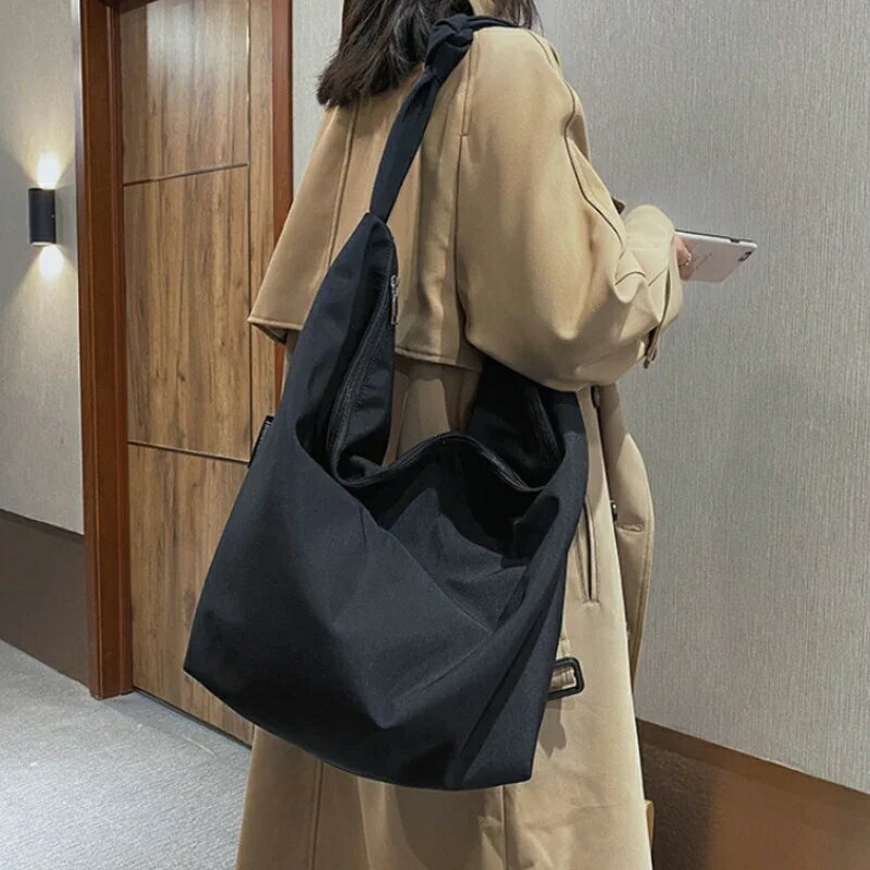 懸念される化学物質:なし原産地:河北省原産地:河北省懸念される化学物質:なし原産地:河北省原産地:河北省Exterior（エクステリア）:シルトポケットインテリア:内部コンパートメント,内側のスロットポケット硬度:MODERATEパターンタ...