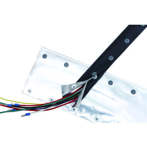【特長】■電磁波ノイズ対策用の配線結束チューブです。■シールド効果の高いアルミ箔を使用してます。■工具不要で簡単に取り付けができるホックタイプです。■分岐配線が簡単に取り出せます。■アース用編組線（錫メッキ軟銅線）付きです。■RoHS指令適...