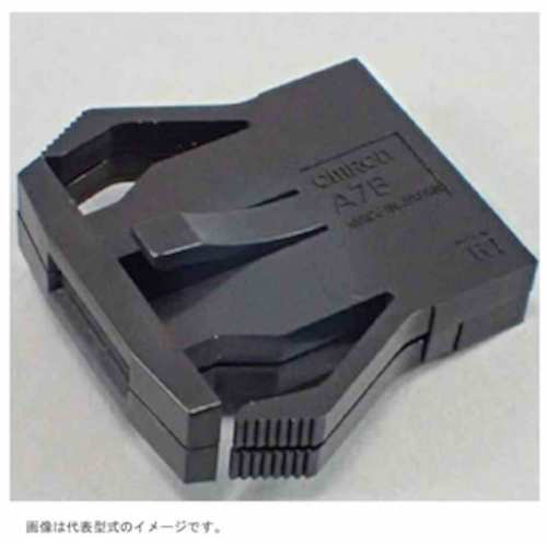 【特長】■スイッチユニットの両端に使用するもので、各ユニットをパネルに確実に固定するためのものです。右と左で一対になっています。【仕様】■ケース色：黒