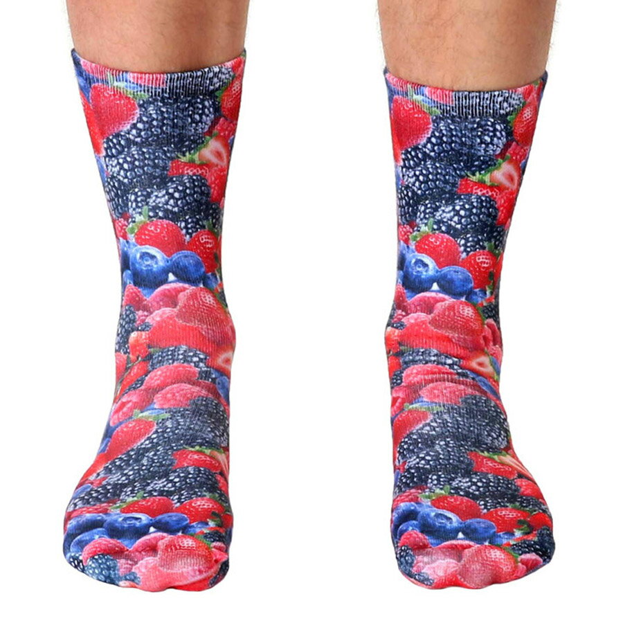 Living Royalの日本未発売のレア靴下です。 Made in USAにこだわり、他にはないユニークで かわいらしいデザインが話題となっています。 イチゴ、ブルーベリー、ラズベリーなどのフルーツが描かれた、 ジューシーでキュートなベリ...