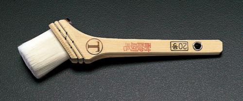 仕様：●耐酸用刷毛●材質:毛:PET、柄:木●全長:240mm●毛幅:55mm●毛丈:44mm●刷毛の形状:筋違●刷毛の色:白●耐酸性に優れたPET繊維使用。●トジ部分は腐食に強いステンレス線。●濃度:塩酸:35%以下、硫酸:30%以下、硝...