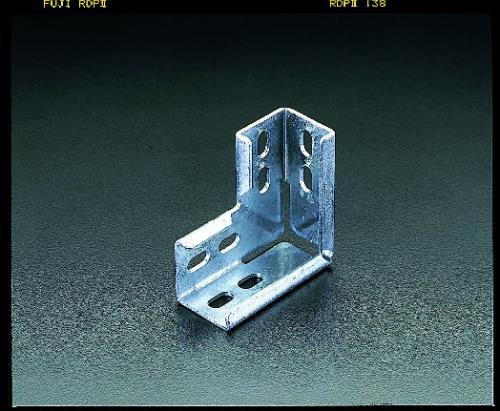 仕様：●メーカー:アカギ●型番:A10660-0043●用途:アングル用の接続金具●サイズ:103×103mm●穴サイズ:11×20(L)mm●材質:スチール(どぶメッキ)●アングル差込幅:48×48mm●厚み:3.2mm●接続金具(EA4...