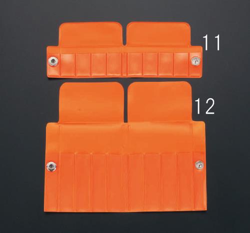 仕様：●サイズ(mm):191×38(H)●材質:PVC塩化ビニール●ポケット数:8●ポケット内寸(mm):13×28(H):8個●折りたたみの為の金属製ホックが左右に付いています。●持ち運ぶ際の中身落下防止用フタ付き。●ショートビットなど...