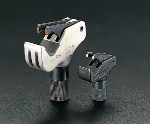 仕様：●メーカー:ノガ・ウォーターズ(NOGA)●型番:NS8000●セット内容:・EA603(能力4~19mm)・EA603B(能力17~38mm)・替刃(各1セット)●刃先角度:60°●材質:工具鋼●ミリねじ、UNFねじ対応商品画像に関...
