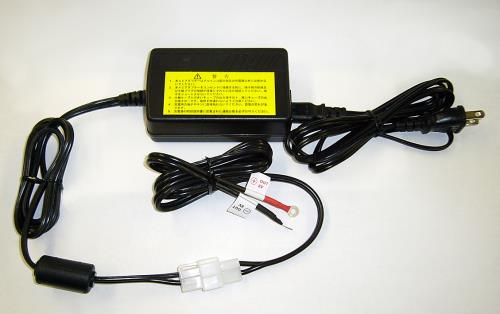 仕様：●メーカー:アルインコ(ALINCO)●型番:EDC-156●対応機種:EA790AK-10A(旧)、-13(旧)用ACアダプター●一台のACアダプターに最大6台の連結充電スタンドが連結できます。●ACアダプタータイプ商品画像に関する...