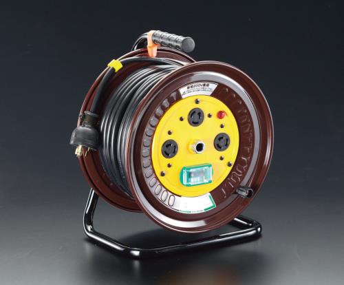 仕様：●メーカー:日動工業●型番:ND-EB230L-20A●電圧:AC200V●許容電流:22A(※ケーブルの能力値)●電線仕様:VCT2.0mm2×3心●コンセント数:3個●コンセント定格:(φ35) 3P・20A・250V●コンセント...