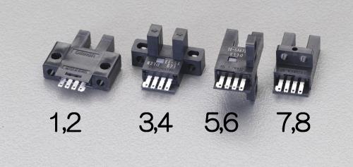 仕様：●メーカー:オムロン(omron)●型番:EE-SX672A●透過形(溝型)●検出距離:5mm(溝幅)●直流光方式●NPN出力●電源電圧:DC5~24V±10%、リップル10%以下●接続方式:コネクタータイプ(4極)●形状:T型●表示...