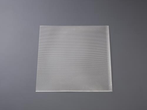 仕様：●材質:ステンレス(SUS304)●サイズ:500×500mm●穴径:2mm●ピッチ:3mm●厚み:1.0mm商品画像に関する注意事項：●画像に数字等の情報が入っている場合は、　品番末尾が対象商品の画像となります。