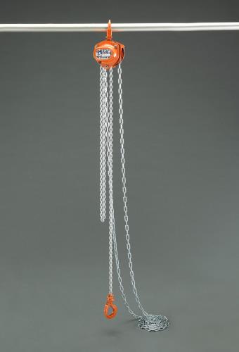 仕様：●定格荷重(kg):500●揚程(m):5●重量(kg):9.4●手巻力量:26kg●フック口開き:24mm・30mm●材質:スチール●小型・軽量で使いやすいチェーンブロックです。●チェーンは熱処理してあり、高強度で耐摩耗性に優れてい...