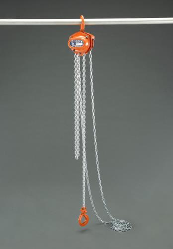 仕様：●定格荷重(kg):1000●揚程(m):2.5●重量(kg):9.2●手巻力量:32kg●フック口開き:29mm・34mm●材質:スチール●フック間最小距離:310mm●チェーンは熱処理してあり、高強度で耐摩耗性に優れています。●表...
