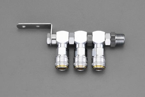 仕様：●材質:鋼鉄・真鍮●使用圧力:1.0MPa●取出:ソケット●取入:R(PT)1/2”●プラグをソケットに押し込むだけで簡単に接続できます。●スイベル式●分岐:3連●機構:自在商品画像に関する注意事項：●画像に数字等の情報が入っている場...