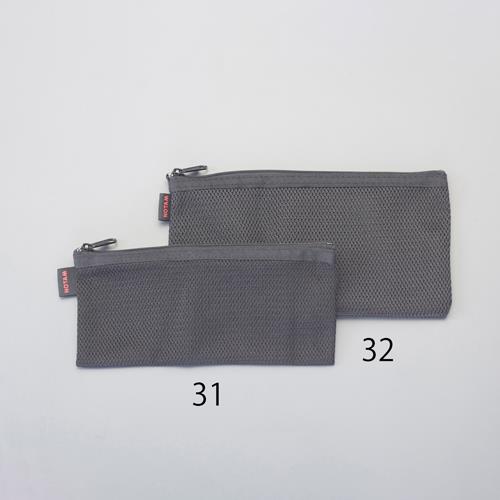 仕様：●メーカー:サクラクレパス●型番:NK-37-BK●シリーズ:ノータム●サイズ:215×110mm●材質:ナイロン●ナイロンネット製で耐久性と通気性に優れています。●内容物の判断が容易です。商品画像に関する注意事項：●画像に数字等の情...