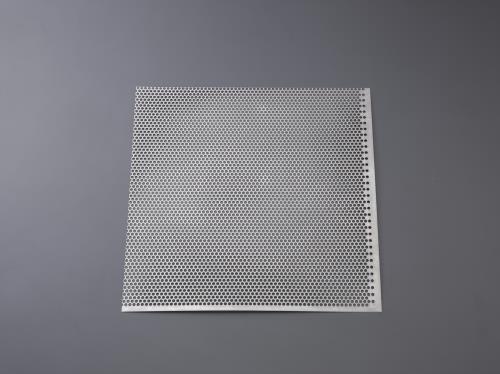 仕様：●材質:ステンレス(SUS304)●サイズ(mm):500×1000●穴径:6mm●ピッチ:8mm●厚み(mm):1.0商品画像に関する注意事項：●画像に数字等の情報が入っている場合は、　品番末尾が対象商品の画像となります。