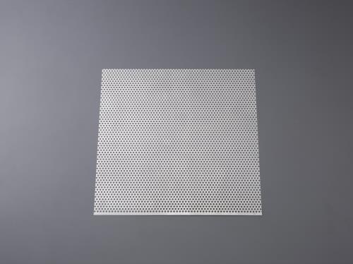 仕様：●材質:冷延鋼板●サイズ(mm):457×914●穴径:5mm●ピッチ:8mm●厚み(mm):1.0商品画像に関する注意事項：●画像に数字等の情報が入っている場合は、　品番末尾が対象商品の画像となります。