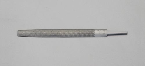 仕様：●全長:250mm●刃長:200mm●粗さ:荒中目●形状:半丸(21×6mm)●材質:合金工具鋼(SKS-8)●仕様:柄なし●適合ハンドル:EA521VZ-13(別売)●ステンレス鋼などの難削材の加工に最適です。●斜刃の働きにより、難...