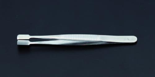 仕様：●型番:34A●先端:直・平●先端幅:6.5mm●奥行:13mm●全長:120mm●材質:ステンレス(SUS304)●本体幅:9.2mm●本体厚み:1.4mm●先端厚:0.8mm●ハンドル側面滑り止め付商品画像に関する注意事項：●画像...