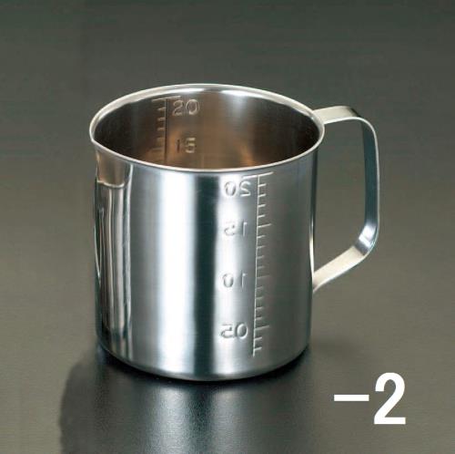 仕様：●容量(ml):5000●目盛単位:600mlを下限とし、200ml●サイズ(mm):φ190×185(H)●材質:ステンレス(18-8)●重量:約652g●仕様:注ぎ口付●薬品、オイル等の計量にご使用下さい(長期保存はしないで下さい...