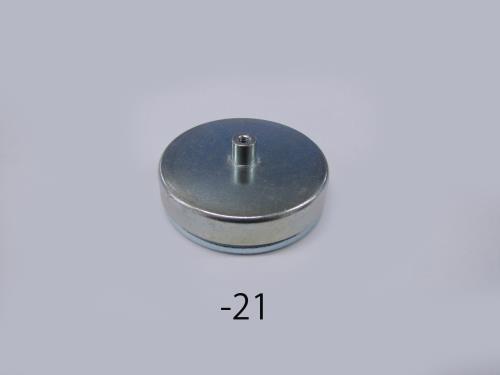 仕様：●直径:57mm●厚み:10.5mm●全高(ネジ穴込):18.5mm●ネジサイズ:M4●重量:145g●吸着力:28.0kgf●使用温度:120°C以下●材質:フェライト磁石、軟鋼(亜鉛メッキ)●亜鉛メッキ加工軟鋼製ホルダー●軽い持ち...