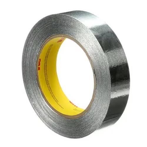 仕様：●メーカー:3M●型番:42519X55●幅:19mm●長さ:55m●厚さ:0.11mm●材質:基材:アルミ箔粘着剤:アクリル系●用途:屋内・屋外のシール用、メッキマスキング用、熱や光の反射用に●使用温度範囲:-54~149°C●粘着...