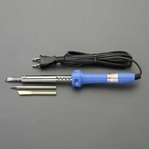 仕様：●メーカー:アクリサンデー●電源:AC100V●消費電力:50W●こて先温度:約500°C●付属品:V字刃、ナイフ状刃、尖状刃●アクリル板、塩ビ・PP板等のカットシートの溶着に!●1台で3役、彫刻(V字刃)・曲線カット(ナイフ状刃)・...