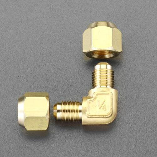 仕様：●銅管サイズ:5/8”(15.88mm)●材質:真鍮●入数:1個●付属フレアーナットは旧冷媒用です。(本体は新冷媒でも可能)商品画像に関する注意事項：●画像に数字等の情報が入っている場合は、　品番末尾が対象商品の画像となります。