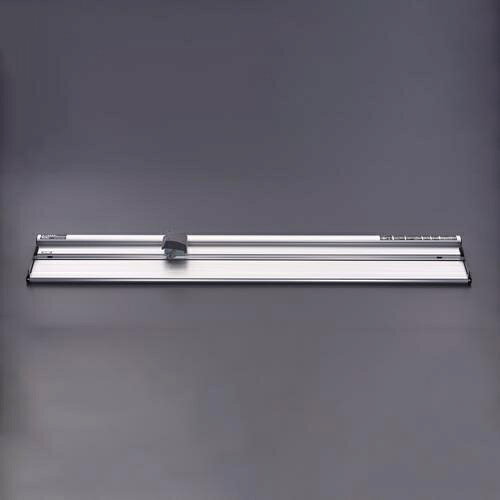 仕様：●メーカー:カール事務器(CARL)●型番:TG-P1500●切断幅(mm):1500(B0)●切断可能厚(mm):7●サイズ(W×D×H)mm:250×1675×120●重量:9.2kg●挿入可能ボード幅:1645mm●発泡スチレン...