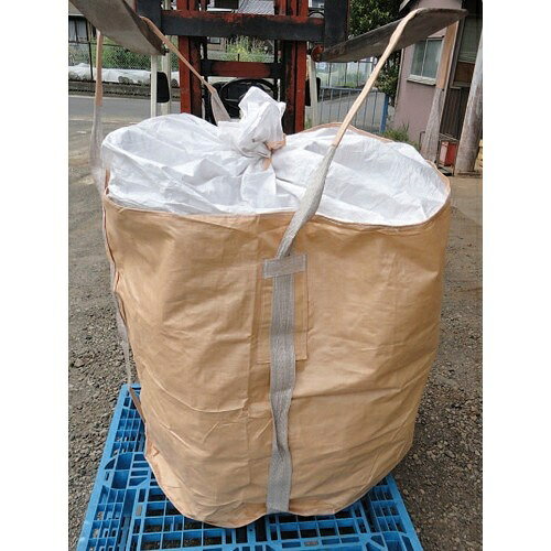 仕様：●容量(L):1000●サイズ(mm):φ1100×1100(H)●耐荷重(kg):1000●材質:外袋:ポリプロピレン内袋:ポリエチレン●重量:2kg●注入口全開タイプ●ワンウェイ(1回使用のみ)フレコンバッグです。●UV剤配合/バ...