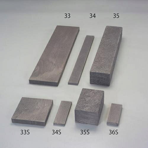 仕様：●サイズ:150×200×300(L)mm●重量:8.1kg●耐荷重:約18t●材質:廃プラスチック●公差:±約5mm●100%廃プラスチックを使用しています。●耐久性・耐薬品性に優れています。●耐荷重は角材全面で荷重を受けた場合の参...