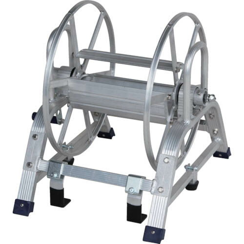 特長：軽量アルミ製ホース巻取器です。フック付ですから軽トラックのアオリに取付できます。用途：軽量アルミ製ホース巻取器です。仕様：幅(mm)：558高さ(mm)：500長さ(mm)：561組立品φ8.5mmホース100m巻取可能リール径φ43...