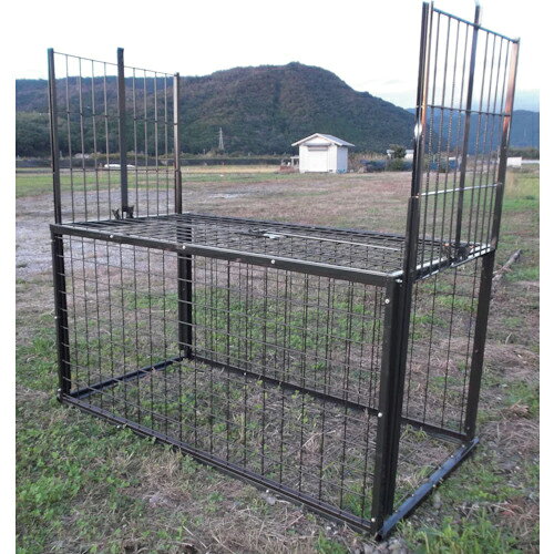 特長：捕獲罠をセット中の誤作動によるケガを未然に防止します。7φのワイヤーメッシュを採用し堅牢性を高めています。6分割組立式の為運搬・組立も簡単です。用途：イノシシの捕獲に。仕様：色：黒幅(mm)：1030奥行(mm)：2030高さ(mm)...
