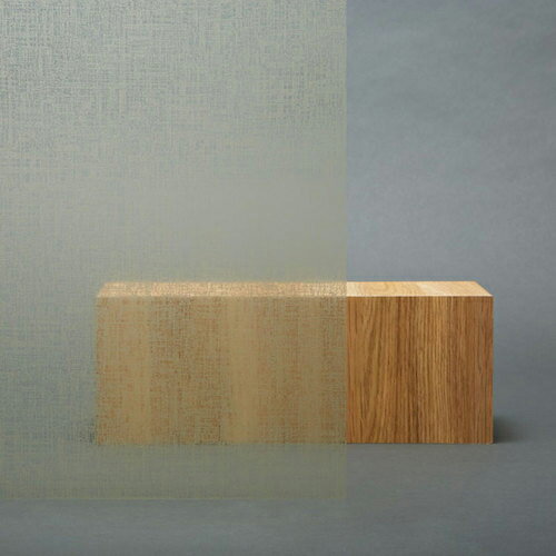 特長：光を受けることで、柄が浮かび上がり、ガラスに表情を与えます。有害な紫外線を99％以上ブロックすることができるので、日焼け対策が可能です。また、万が一の災害時にガラスの飛散を防ぐ飛散防止性能もあり、安全対策も可能です。窓やガラスファサー...