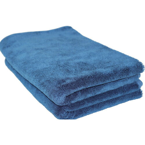 特長：ボディの上を軽く滑らすだけで驚きの吸水力です。アッという間にボディに着いた水滴が消えていきます。仕様：シートサイズ(mm)：700×900幅(mm)：700長さ(mm)：900色：ブルータイプ：クロス洗車後に使用する拭き取り用タオルで...