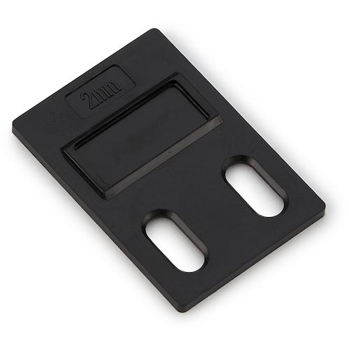 特長：ラプコンドアダンバーLDD-S型用の受座スペーサーです。段差のあるドアにLDD-S型を取り付ける際に使用します。スペーサーを2枚組み合わせて使用でき、4、5、6mmの段差に対応します。本品を付けたまま、LDD-S型の受座を上下、左右に...