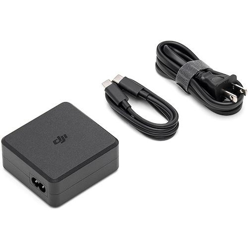 特長：2つのUSB-C出力ポートを使って、インテリジェント フライトバッテリーと送信機を同時に急速充電することができます。また、急速充電規格PPSやPDプロトコルに対応し、スマートフォン、ノートパソコンなどのデバイスを充電できます。仕様：適...