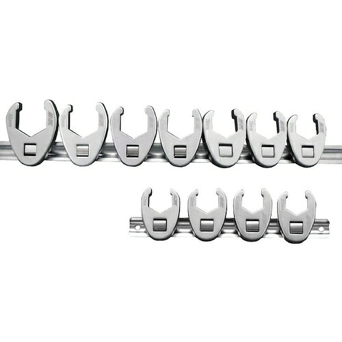 特長： 11pcsセット セット内容：20・21・22・23・24・25・26・27・28・30・32mm用途：差込角1/2（12.7mm）のラチェット、エクステンションバーで使用します。仕様：クローフットレンチセット　12．7mm　11P...