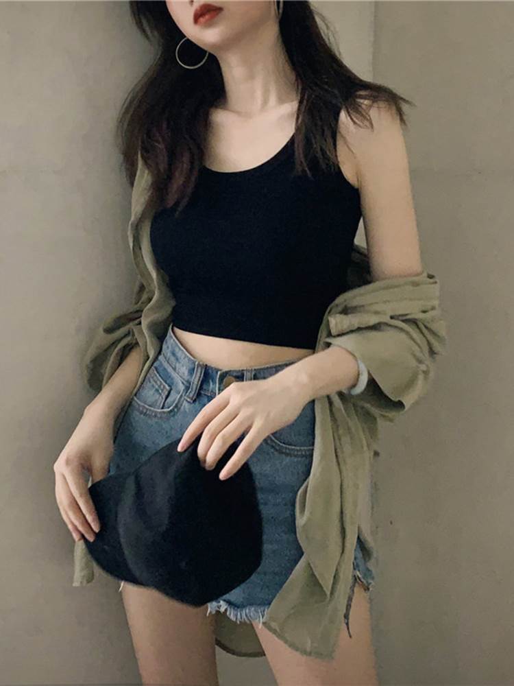 list0467インナー使いにも最適なショート丈のタンクトップへそ出しコーデで今っぽかわいいスタイルに色展開 ワインレッド グレー ライトグレーサイズ ワンサイズサイズ(cm)着丈39.0 /バスト70.0 (伸縮性)素材：ポリエステル 《...